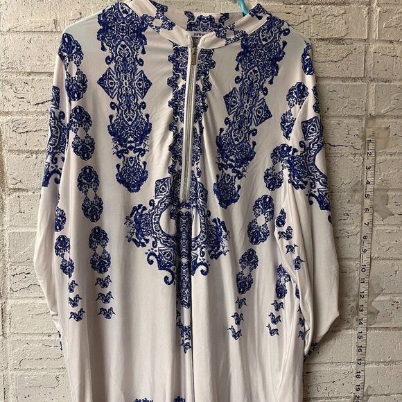 Peter Nygard | Tops | Nygard Long Sleeve Blue White Boho Chic Paisley ...